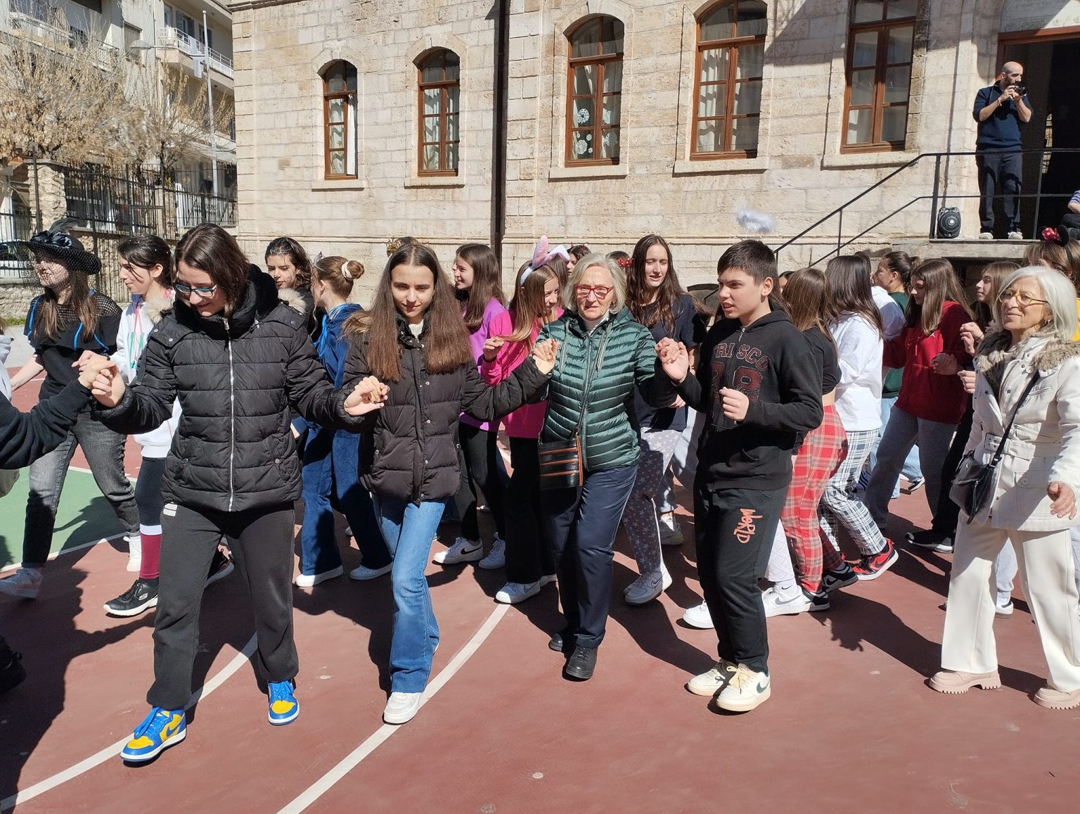 Kozanimedia: Ο ξακουστός “Λάκκους Τ’ Μάγγαν'” έστησε Φανό μετά από ...