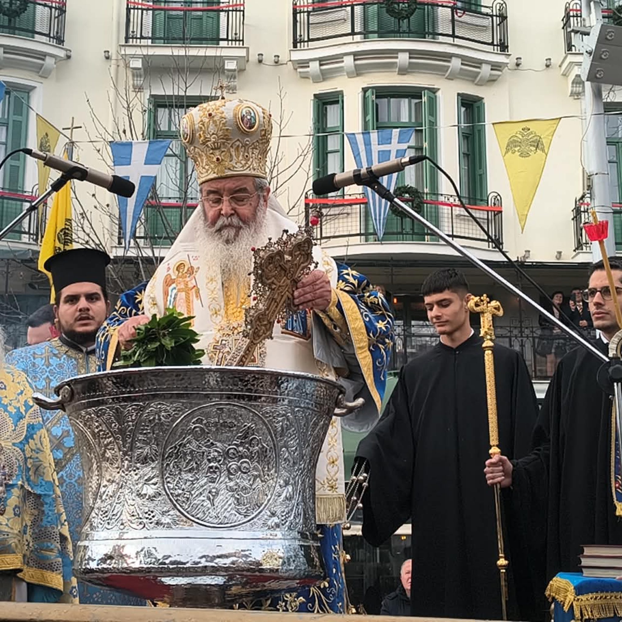 Kozanimedia: Η λειτουργία των Θεοφανείων στην κεντρική πλατεία Κοζάνης ...